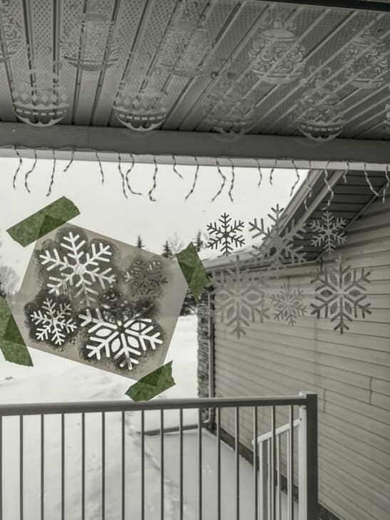 Stencilling Windows for a Cozy Winter Feel